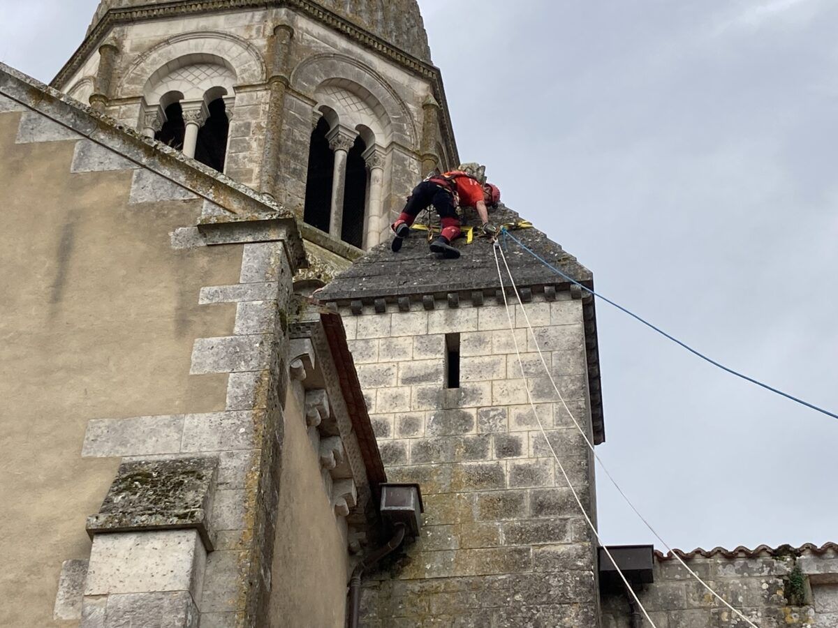 Les Pompiers du GRIMP s'entraînent à Montbron pour des interventions en ...